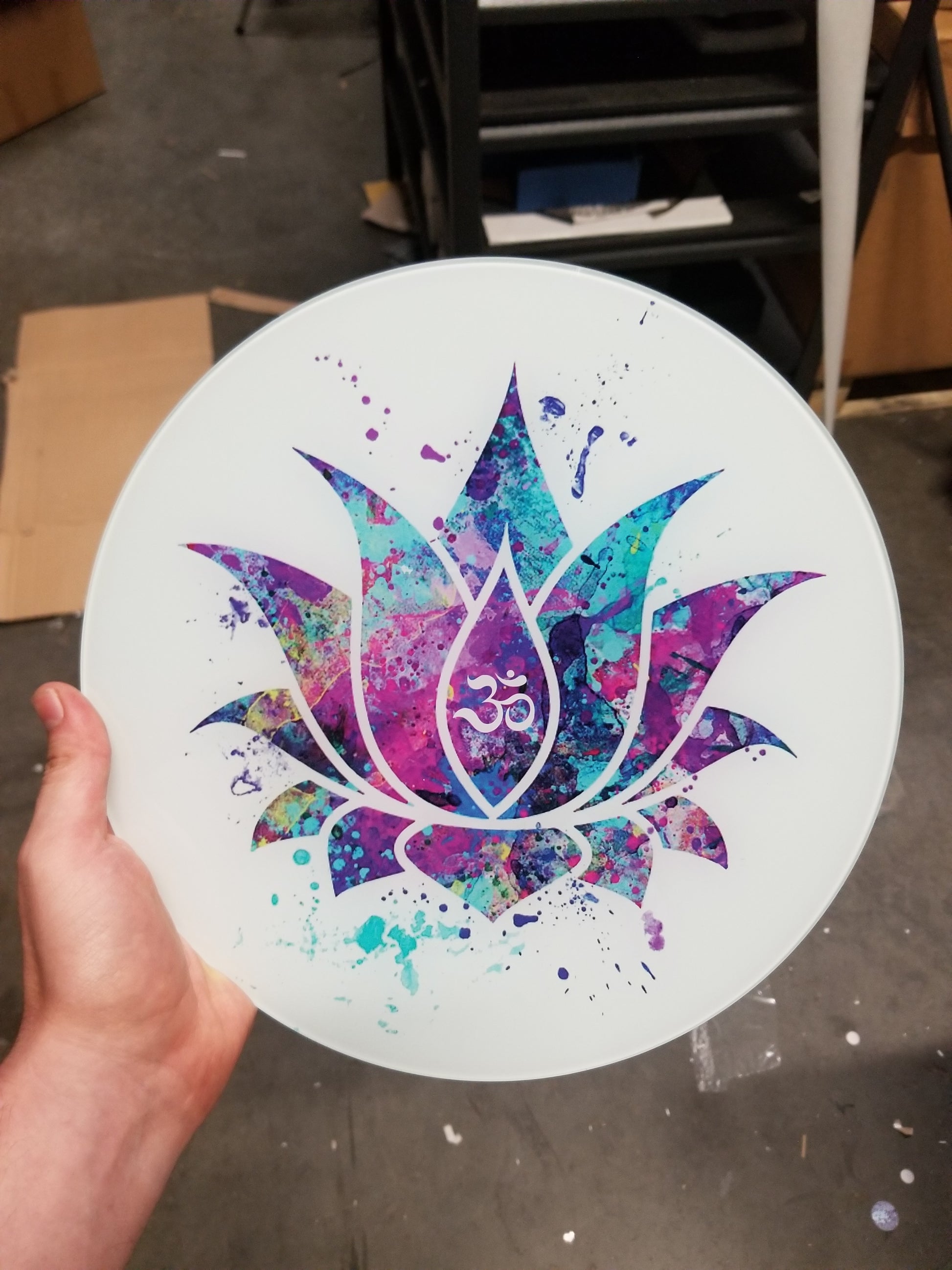 11x11 Circle Glass Print – Frameless